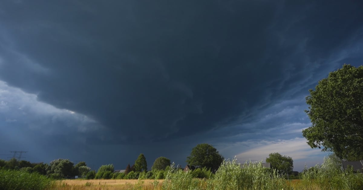 Onweer, windstoten, hagel en regen op komst: KNMI geeft code geel af | Hart van Nederland