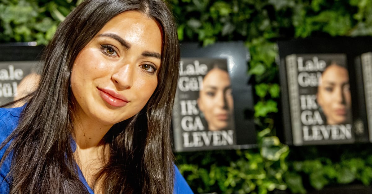 Schrijfster Lale Gül wint Pim Fortuynprijs: 'Mooiste prijs die ik tot nu toe heb gewonnen ...