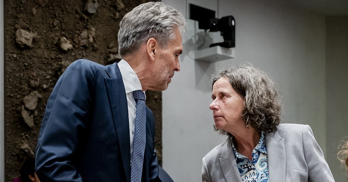 Schoof en Uitermark willen tekenen voor lintjes asielvrijwilligers ...