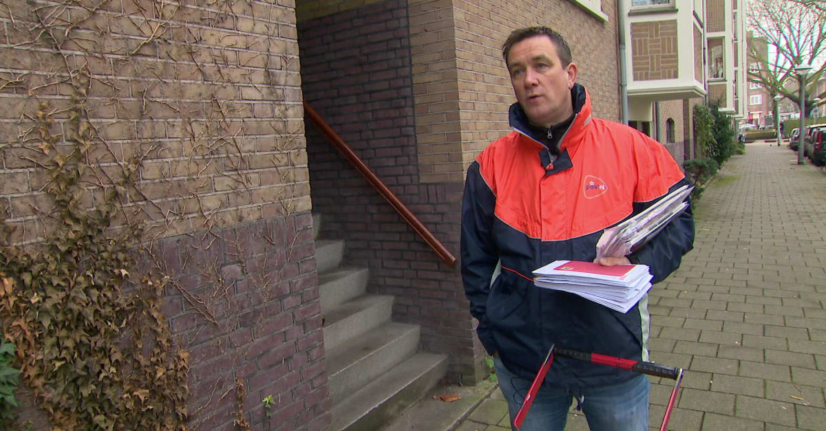 Topdrukte bij PostNL: kantoormedewerkers springen bij als postbode ...