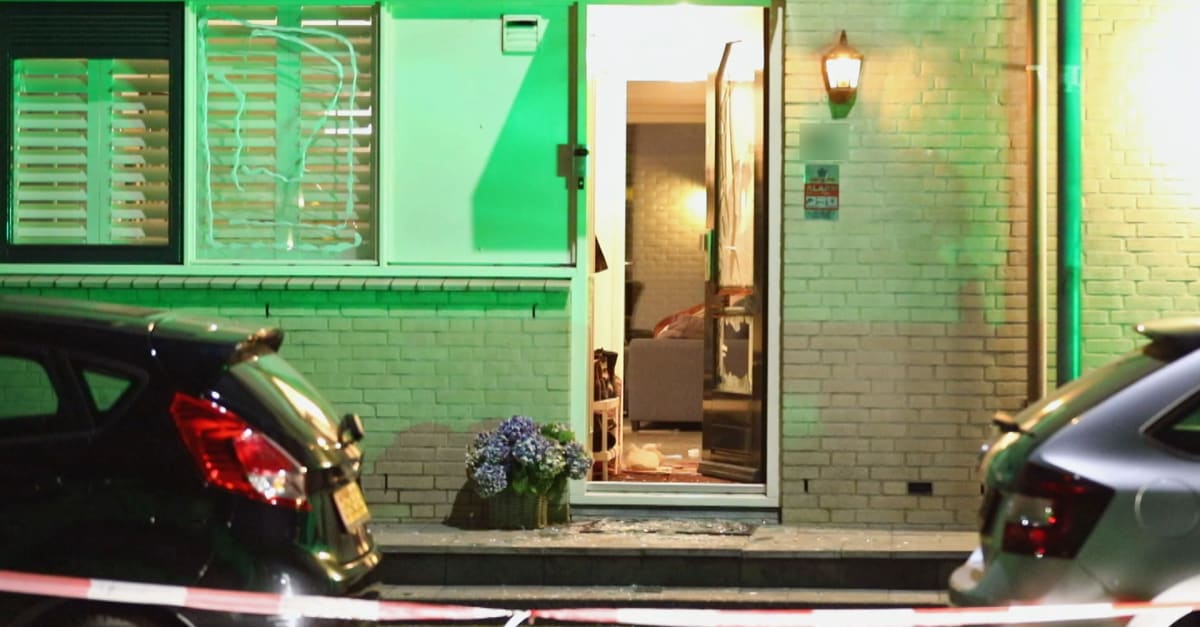 Vrouw (48) zwaargewond na vuurwerkbom in Haarlemse woning, man opgepakt | Hart van Nederland