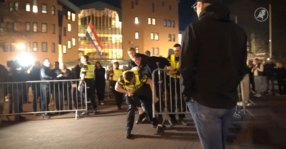 Gemeenteraad keert zich na onrust en vernielingen tegen komst azc Berlicum | Hart van Nederland