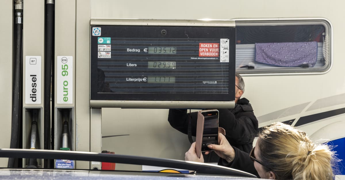 Hoge benzineprijs? Hier tank je vandaag voor iets meer dan een euro per ...