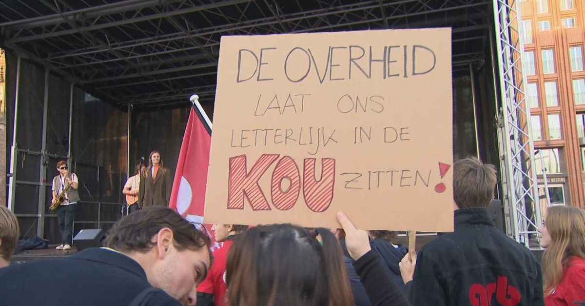 Studenten protesteren in Utrecht tegen de langstudeerboete | Hart van ...