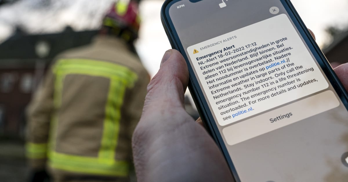 Alarmnummer 112 overbelast, NL-Alert om storm Eunice: 'Blijf binnen ...