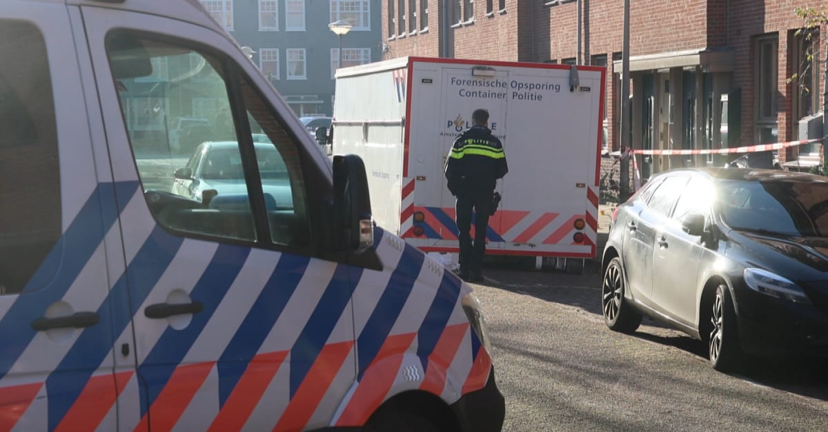 Dode gevonden in woning Amsterdam, politie vermoedt misdrijf | Hart van Nederland