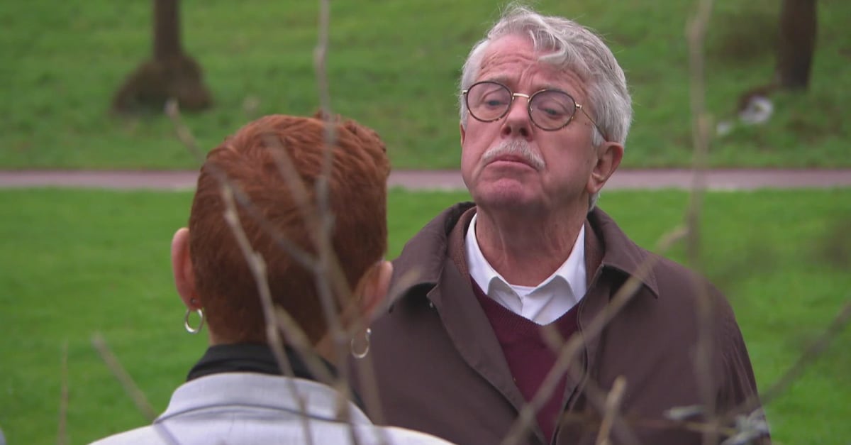 Mr. Frank Visser rijdt visite: Kat Joy doodgebeten door de hond van de buurvrouw...