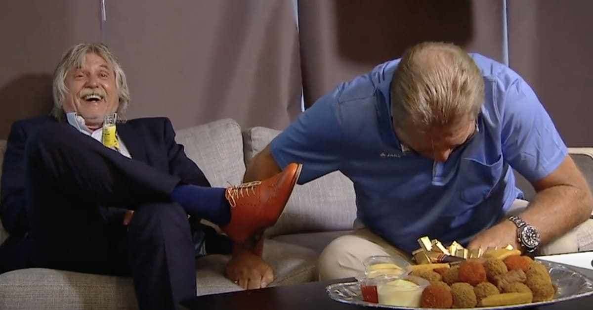 Vandaag Inside: CLASSIC: Schaterlachende Johan tijdens opname promo ...