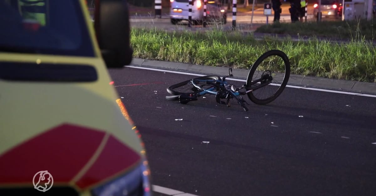 Fietser (25) overleden na aanrijding met vrachtwagen in Oude Meer