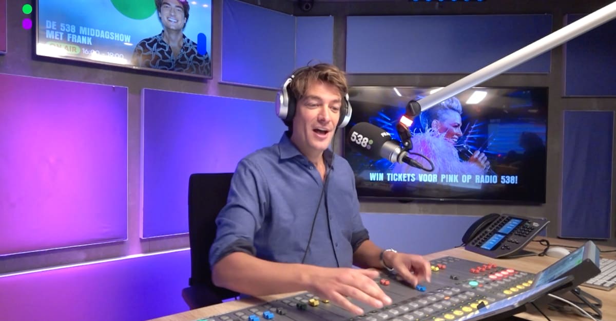 John de Jong bevestigt: Frenkie de Jong en Mikky Kiemeney zijn ouders ...