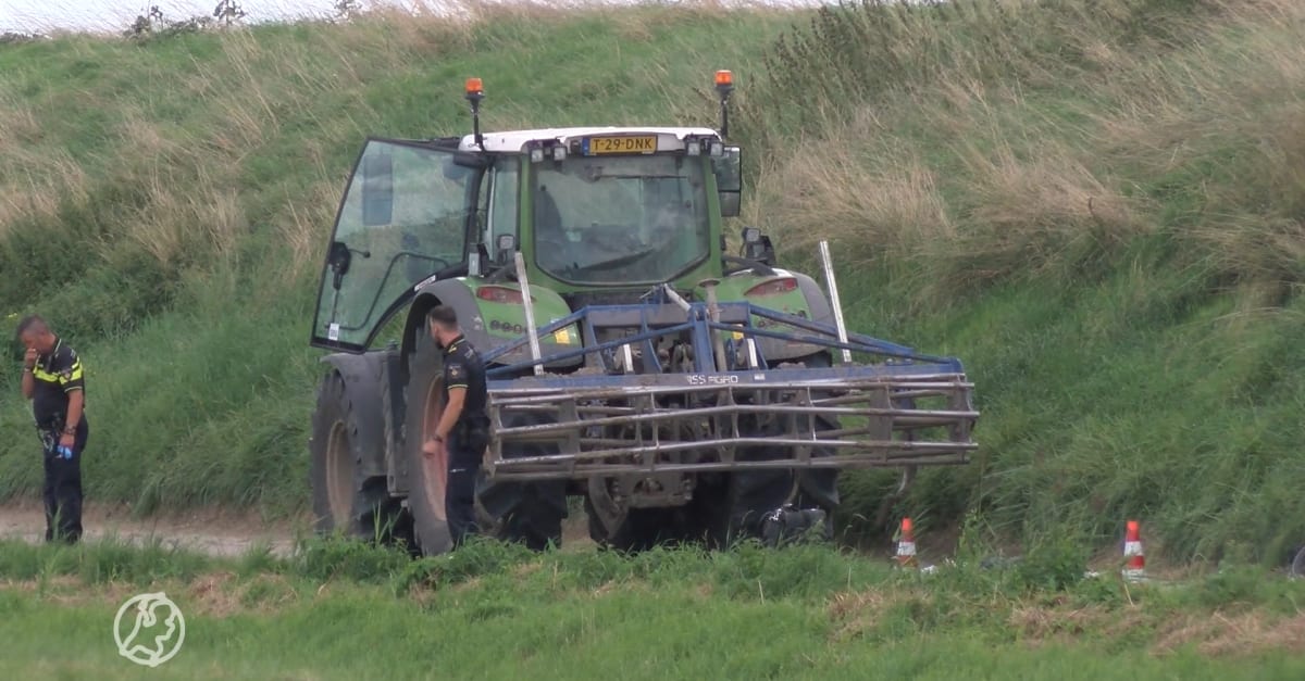 Hart van Nederland - Late Editie: Wielrenner zwaargewond na ernstige botsing met landbouwvoertuig