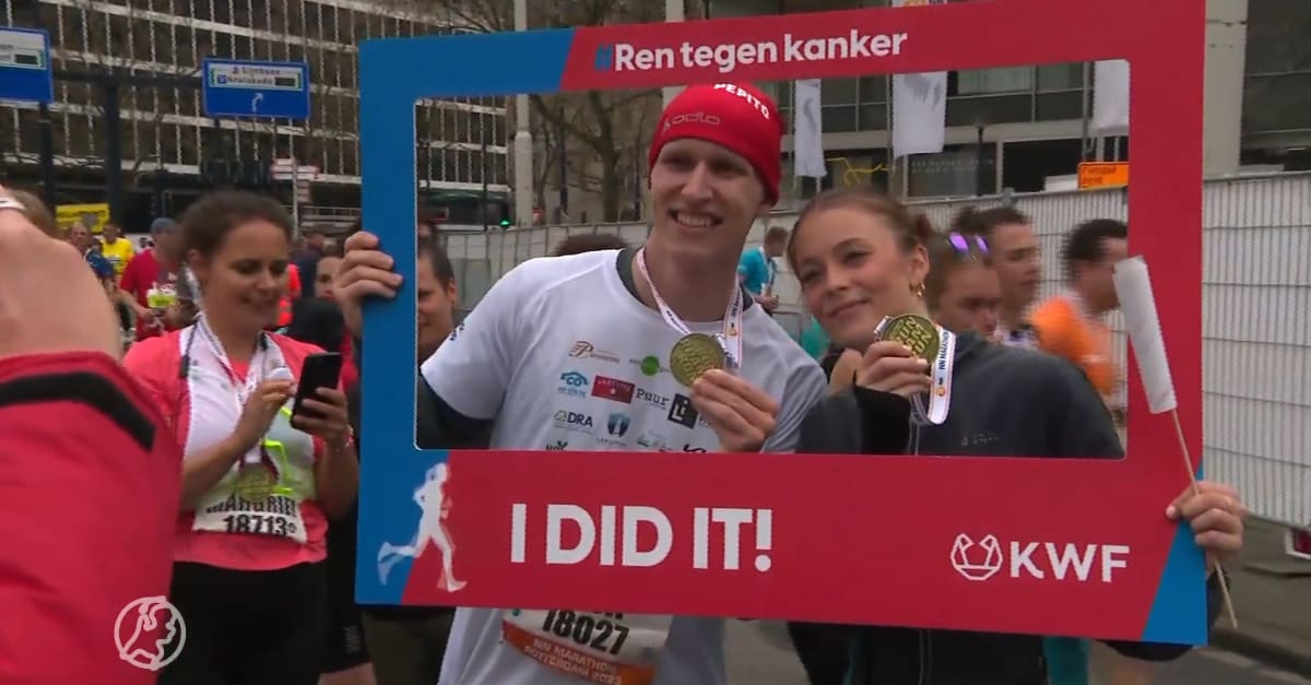 Kankerpatiënt Luca flikt het: hij loopt de marathon uit tussen zijn ...