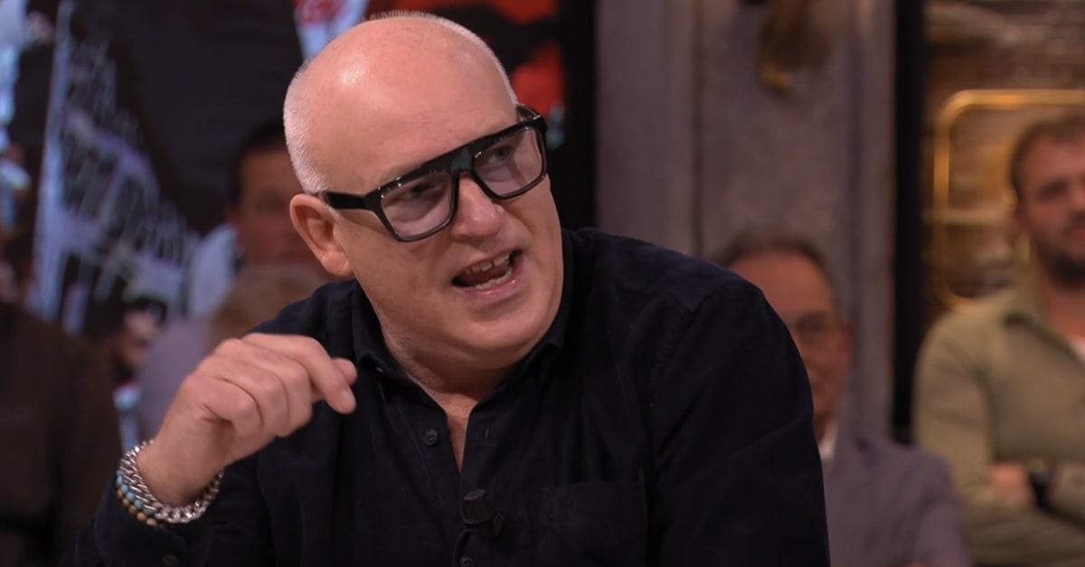 René heeft begrip voor opstellen Blind: ‘Waarom zou je hem op de bank ...