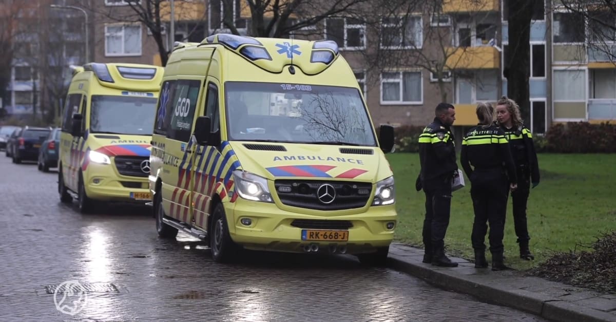 Zwaargewonde na val van vier hoog in Den Haag, verdachte aangehouden