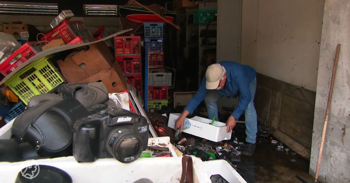 Hart van Nederland - Late Editie: Jacob is zijn vintage camera's en ...