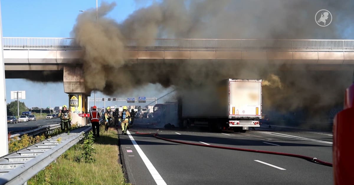 Hart van Nederland - Late Editie: Dode en gewonden na ernstig ongeval op A9, snelweg dicht in ...