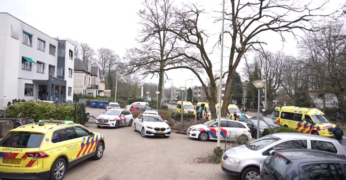 Hart van Nederland - Late Editie: Drie gewonden bij steekincident azc Velp, verdachte aangehouden
