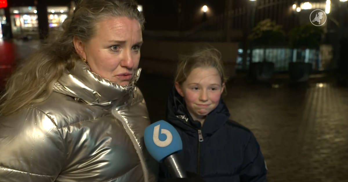 Hart van Nederland - Late Editie: Tientallen Schiedammers zoeken steun bij bijeenkomst over ...