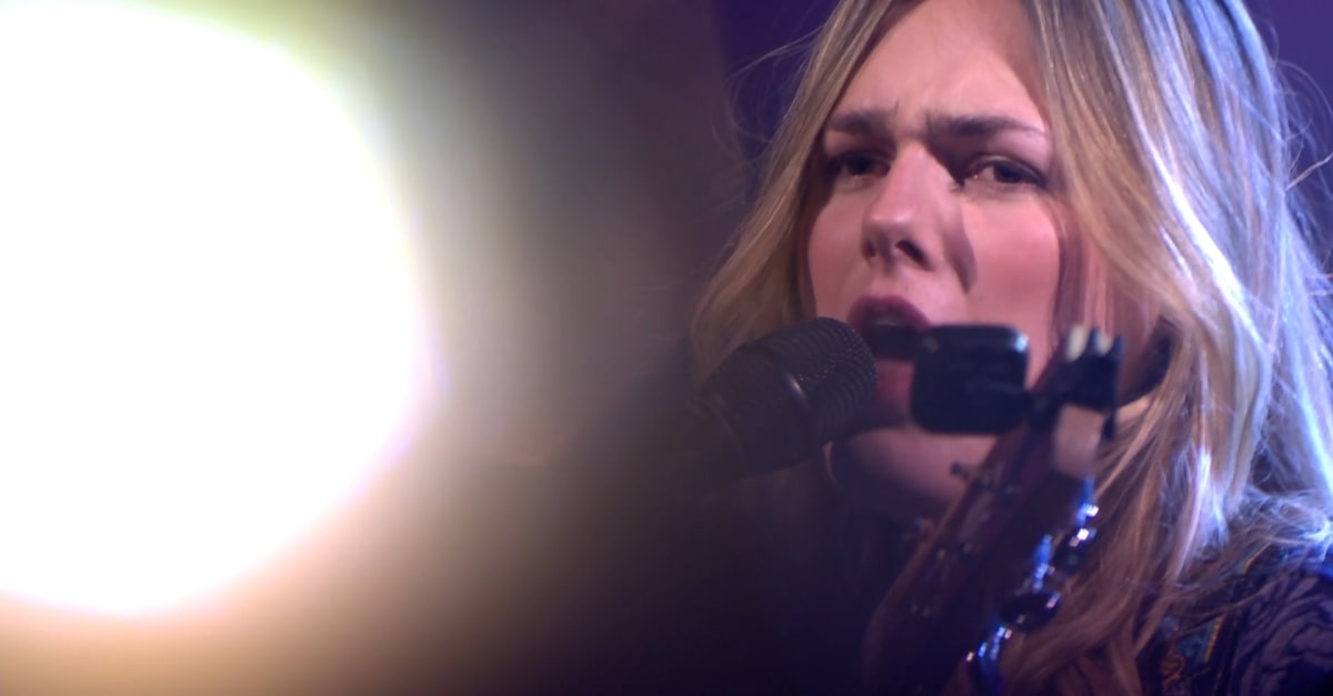 Talent Unplugged: Ellece - Million Years Ago