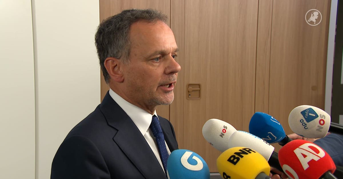 Hart van Nederland - Late Editie: Buitenlandminister Veldkamp stapt op na moeizaam Gaza-debat