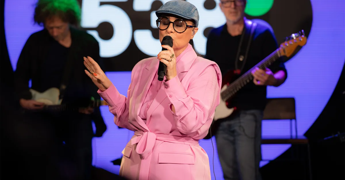 Trijntje Oosterhuis doet Another Star van Stevie Wonder bij Evers & co.