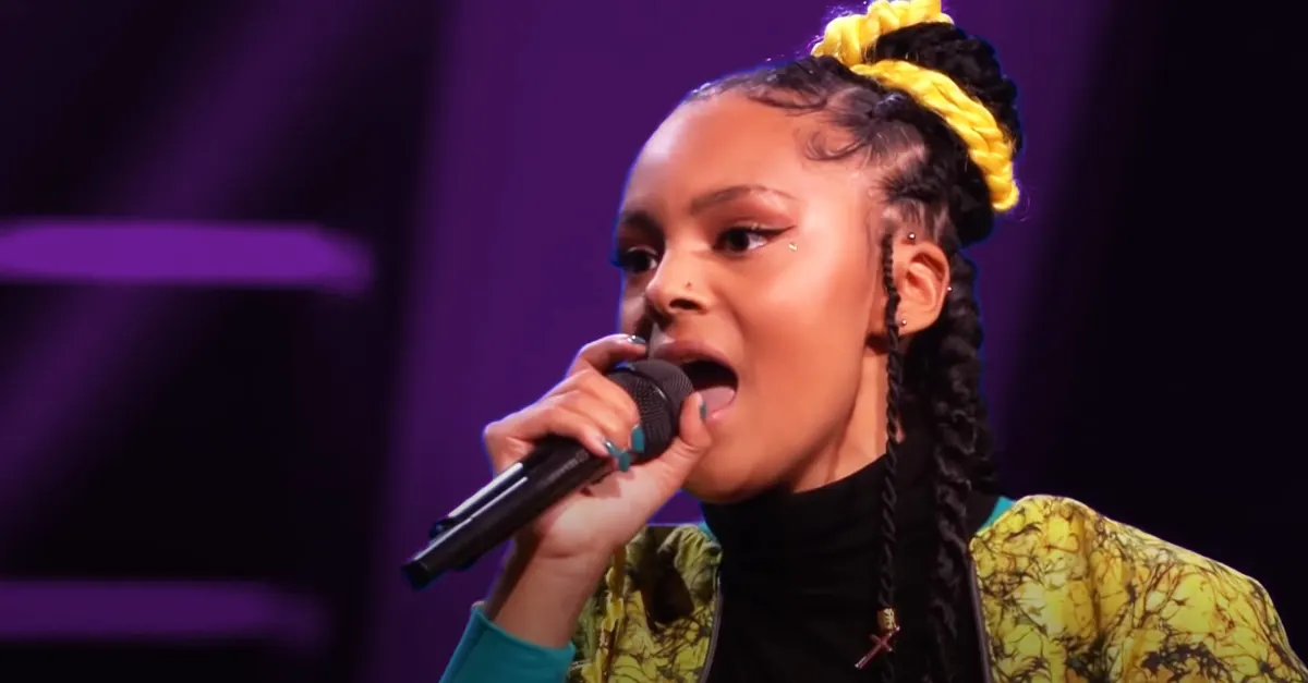 Voice-talent Zoe Livay gaat viral met haar cover van Verleden Tijd ...