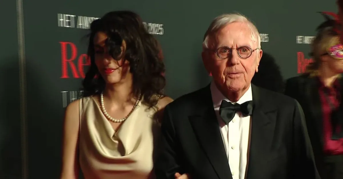 'Dochter Harry Mens tegen zijn relatie met jongere vriendin' | Shownieuws