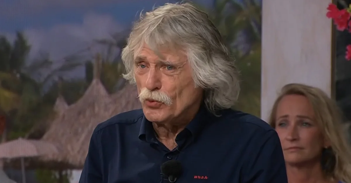 Johan Derksen: ‘Je schaamt je kapot dat zo’n gozer een Oranje-shirt ...