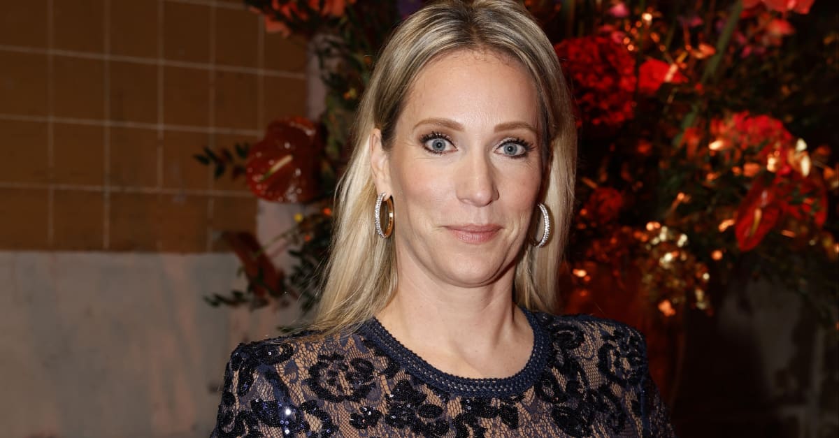 ZIEN: Hélène Hendriks straalt met grote liefde | Shownieuws