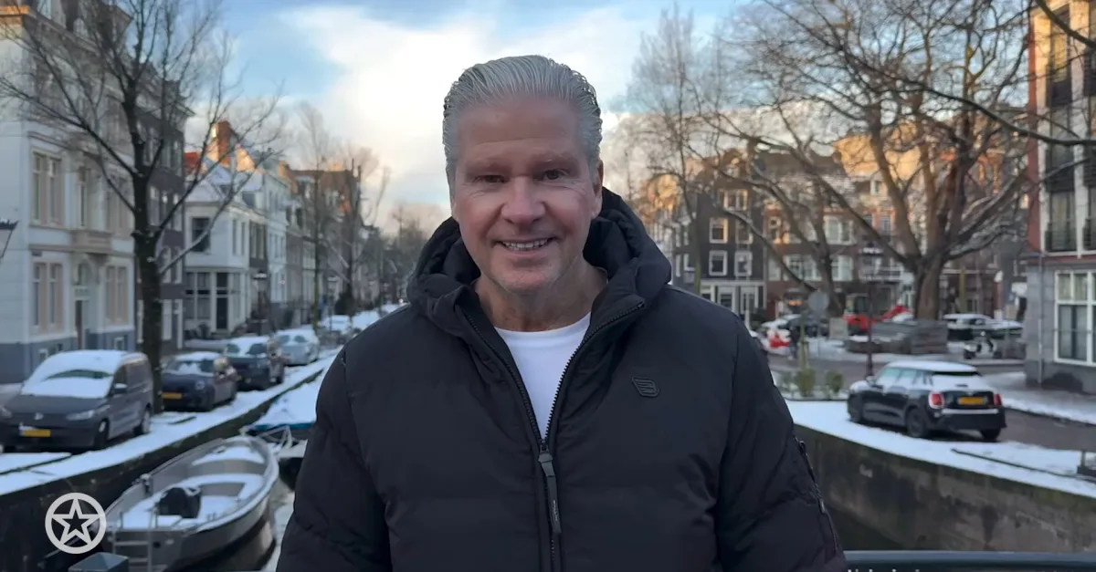 Dries Roelvink doneert AOW aan stichting Parkinson