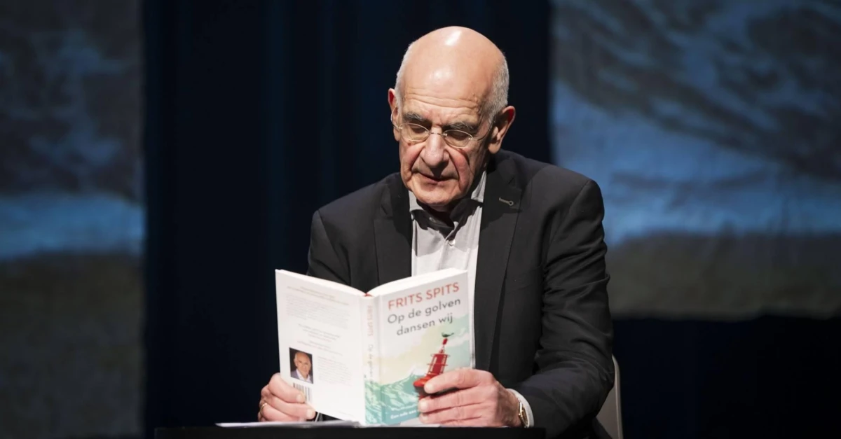 Frits Spits kondigt nóg een afscheid aan | Shownieuws