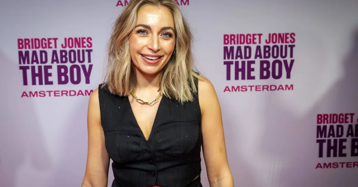Shelly Sterk deelt heftig bericht: 'Cyste op eileider' | Shownieuws