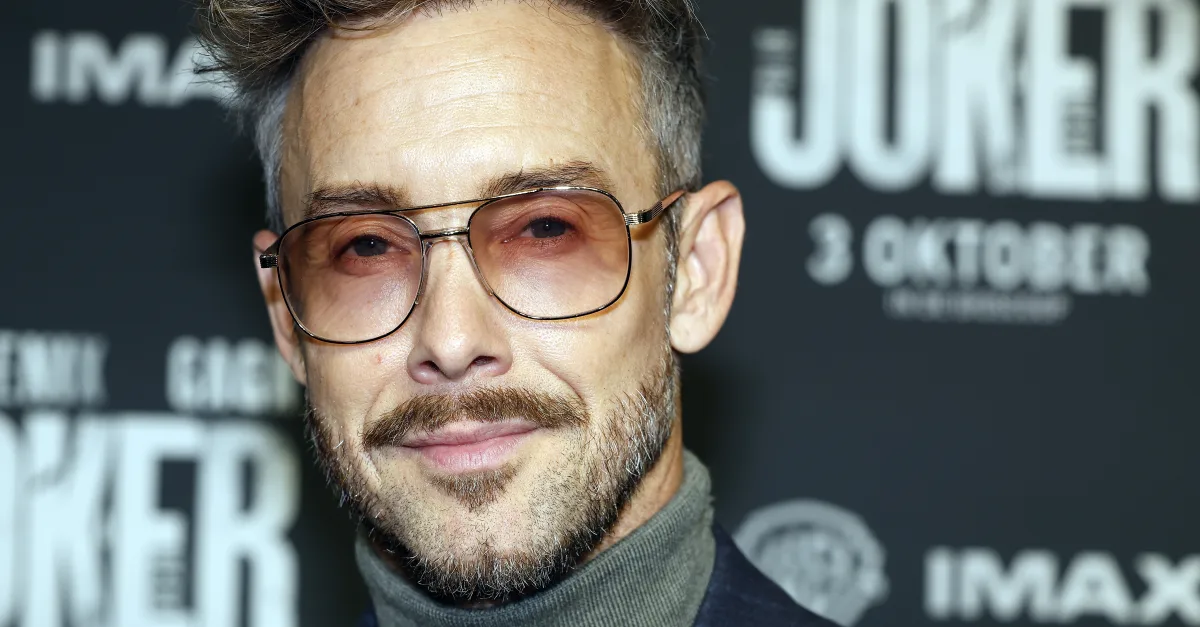 Charly Luske 'moest zich bijstellen' na transitie dochter | Shownieuws
