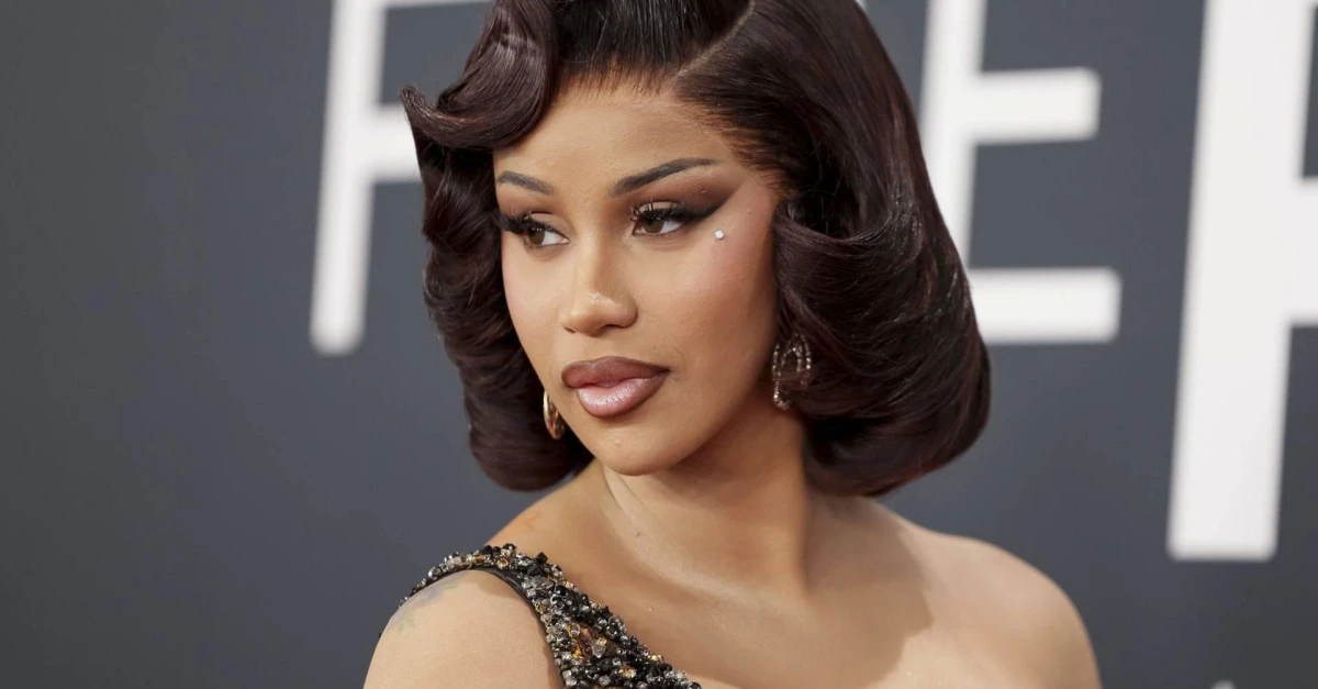 Cardi B opgelicht voor 60.000 dollar | Shownieuws