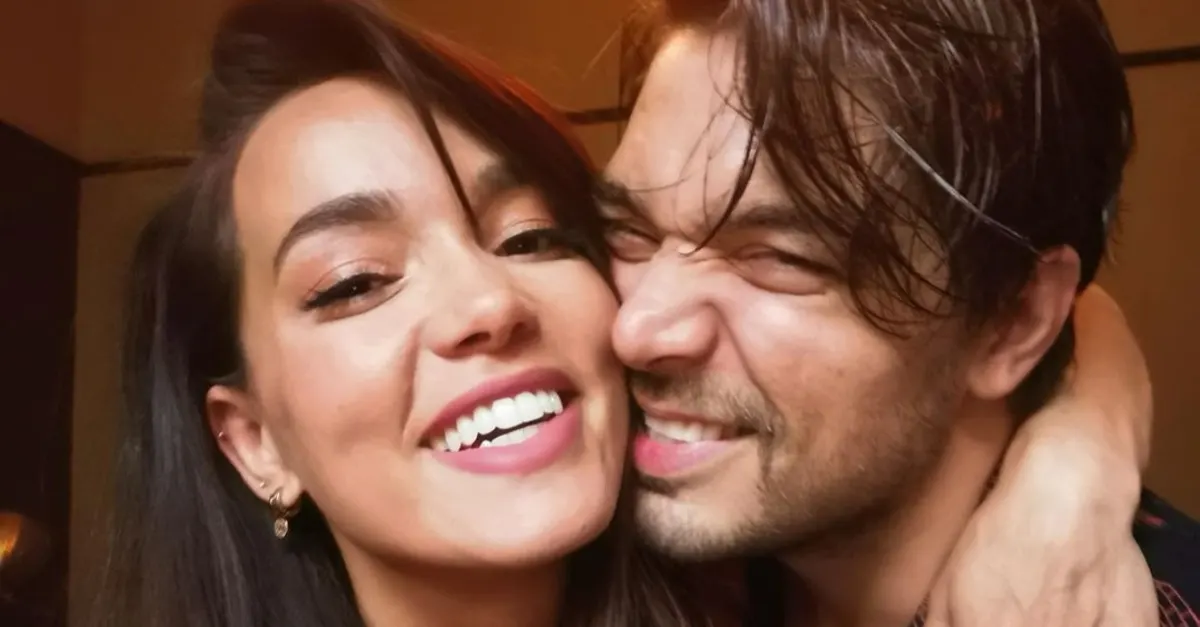 Bibi & Waylon hebben quality time in Spanje: 'Amor real' | Shownieuws