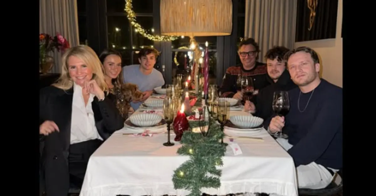 Zien: Marco Borsato straalt tijdens kerstdiner met de familie | Shownieuws