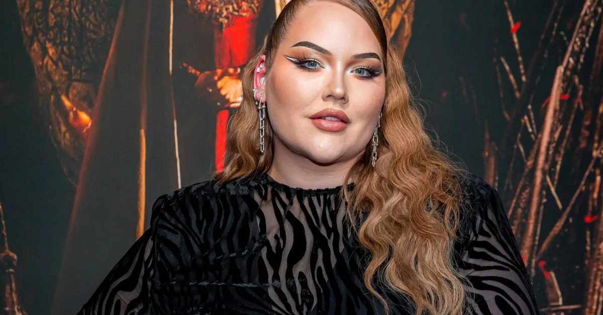 Nikkie de Jager dineert met wereldsterren | Shownieuws