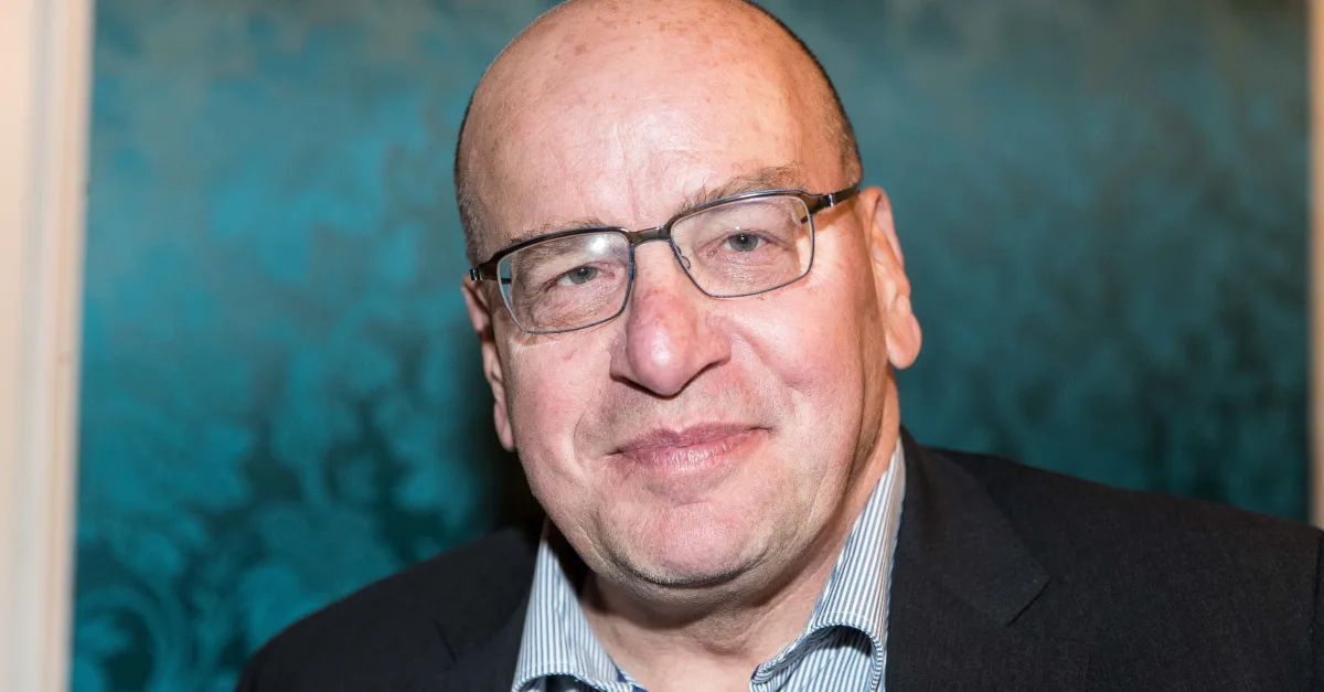 Fred Teeven getuigt in strafzaak Holleeder | Shownieuws