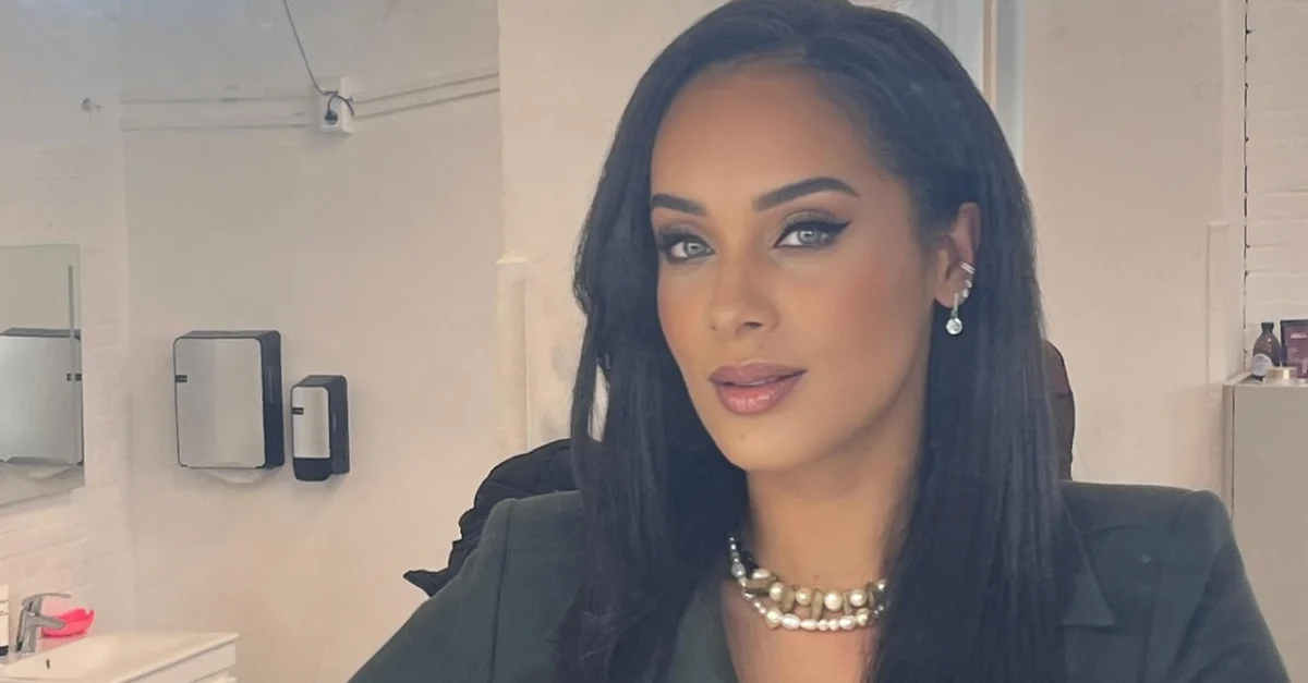 Dyantha Brooks geëmotioneerd op podium in Stars on Stage | Shownieuws