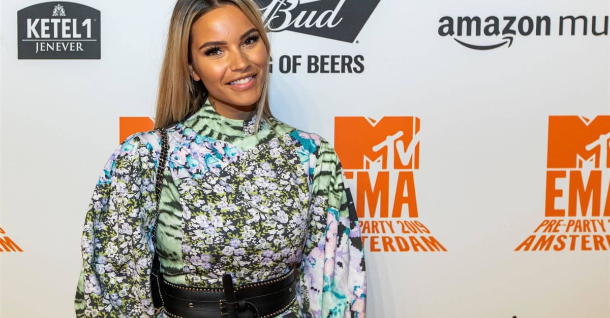 Monica Geuze verwijdert borstimplantaten en showt 'oude b00bz'op TikTok ...