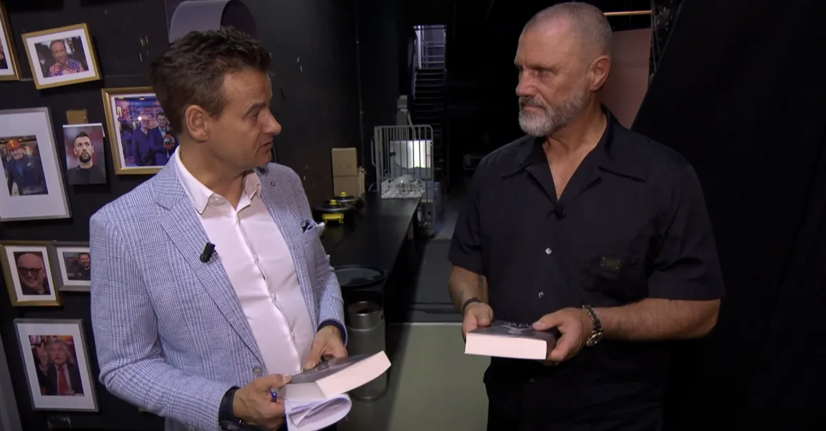 John de Wolf vertelt In de Wandelgangen over zijn boek: 'Het is een ode aan mijn moeder ...