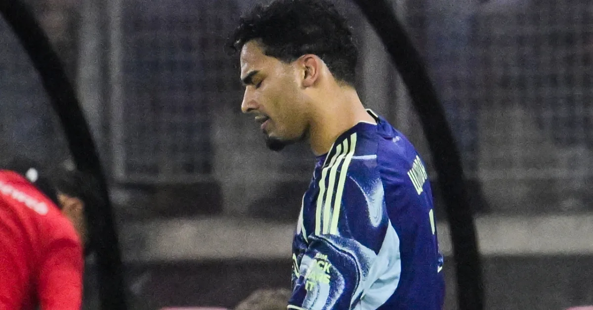 Owen Wijndal kent schorsing na rode kaart in bekerduel met AZ | Vandaag ...