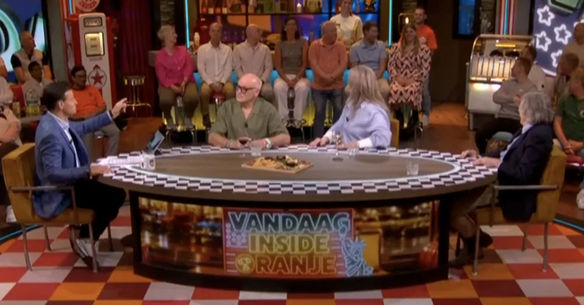 Opmerkelijke onderbreking Vandaag Inside Oranje: 'Er gaat iemand gewoon ...
