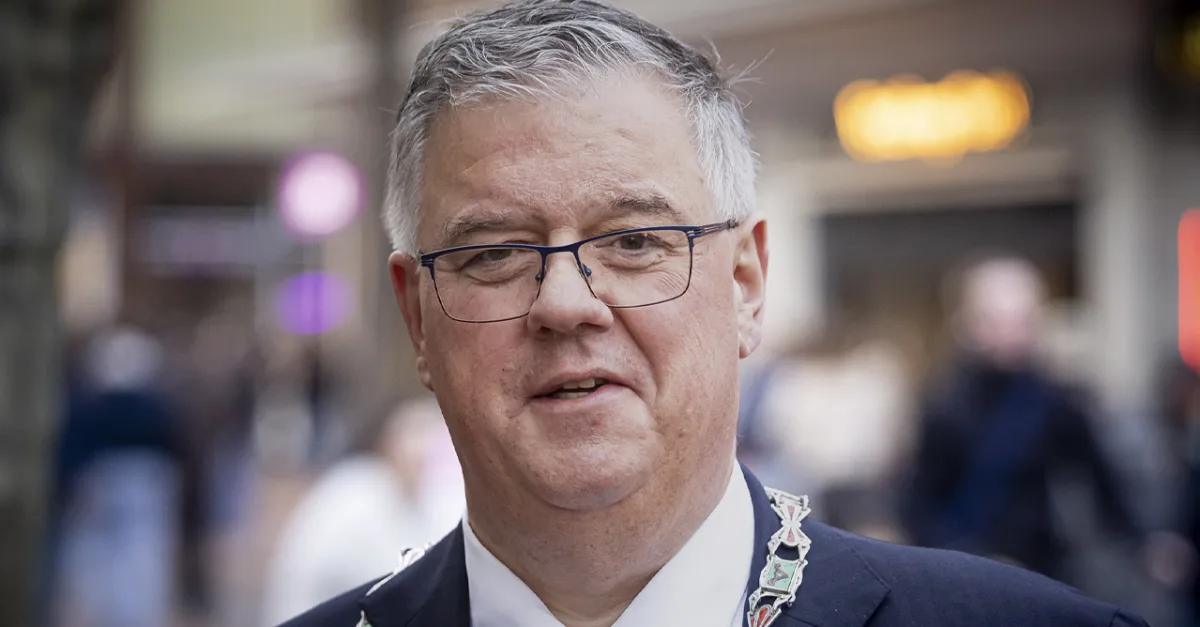 Burgemeester Hubert Bruls biedt excuses aan voor rol Nijmegen in ...