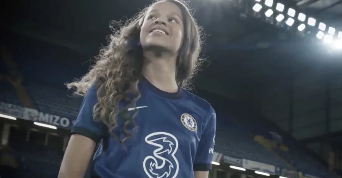 Chelsea en Gullit presenteren nieuw thuisshirt met 'magical story ...