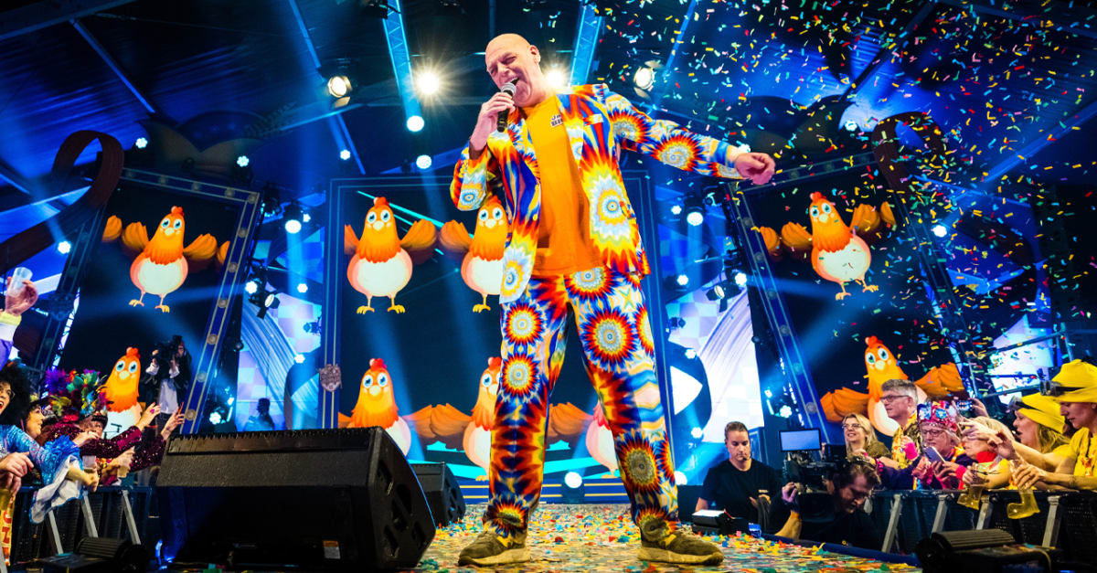 Feestzanger Jan Biggel verbaasd over eigen uurtarief: 'Ik kan toch ...