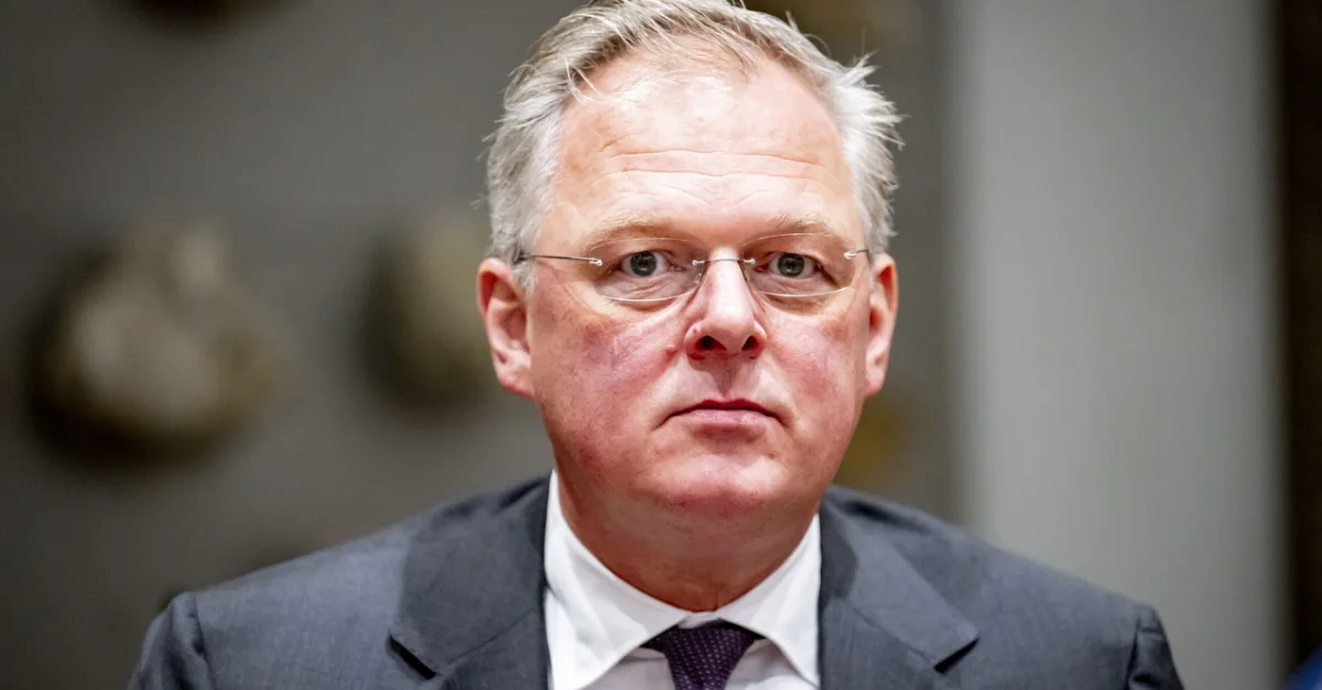NSC-staatssecretaris Folkert Idsinga (Financiën) stapt op | Vandaag Inside