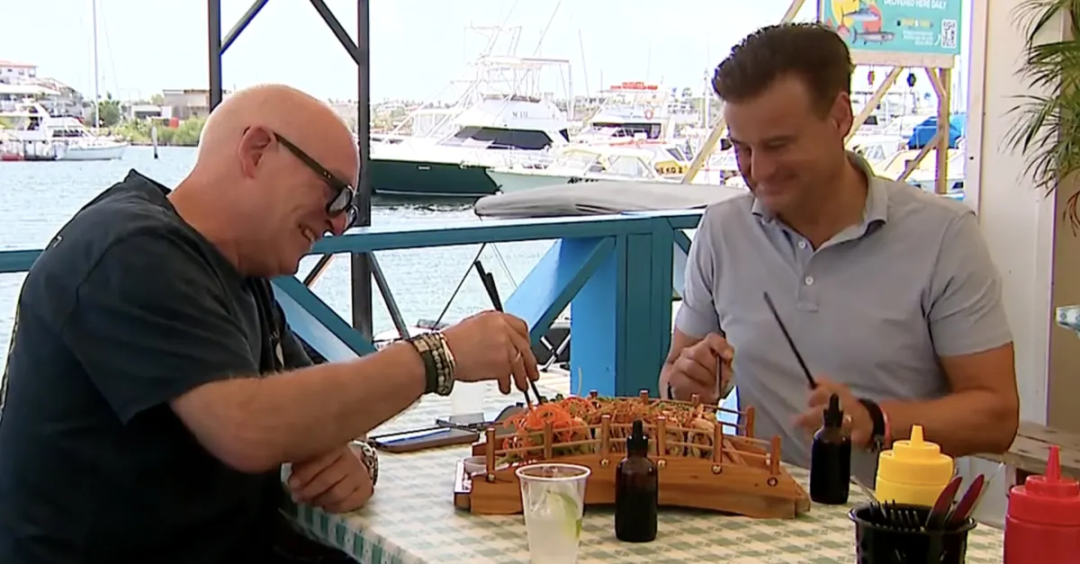 René en Wilfred genieten met volle teugen van sushi in héérlijke ...