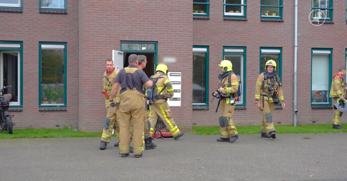 Woning in Harderwijk vol rook na brand, kat overleden