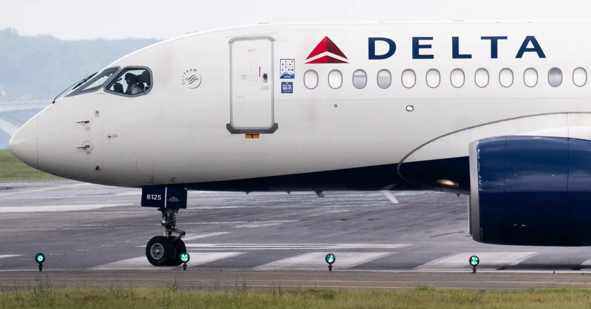 Delta-vlucht naar Amsterdam maakt noodlanding: 25 inzittenden gewond ...